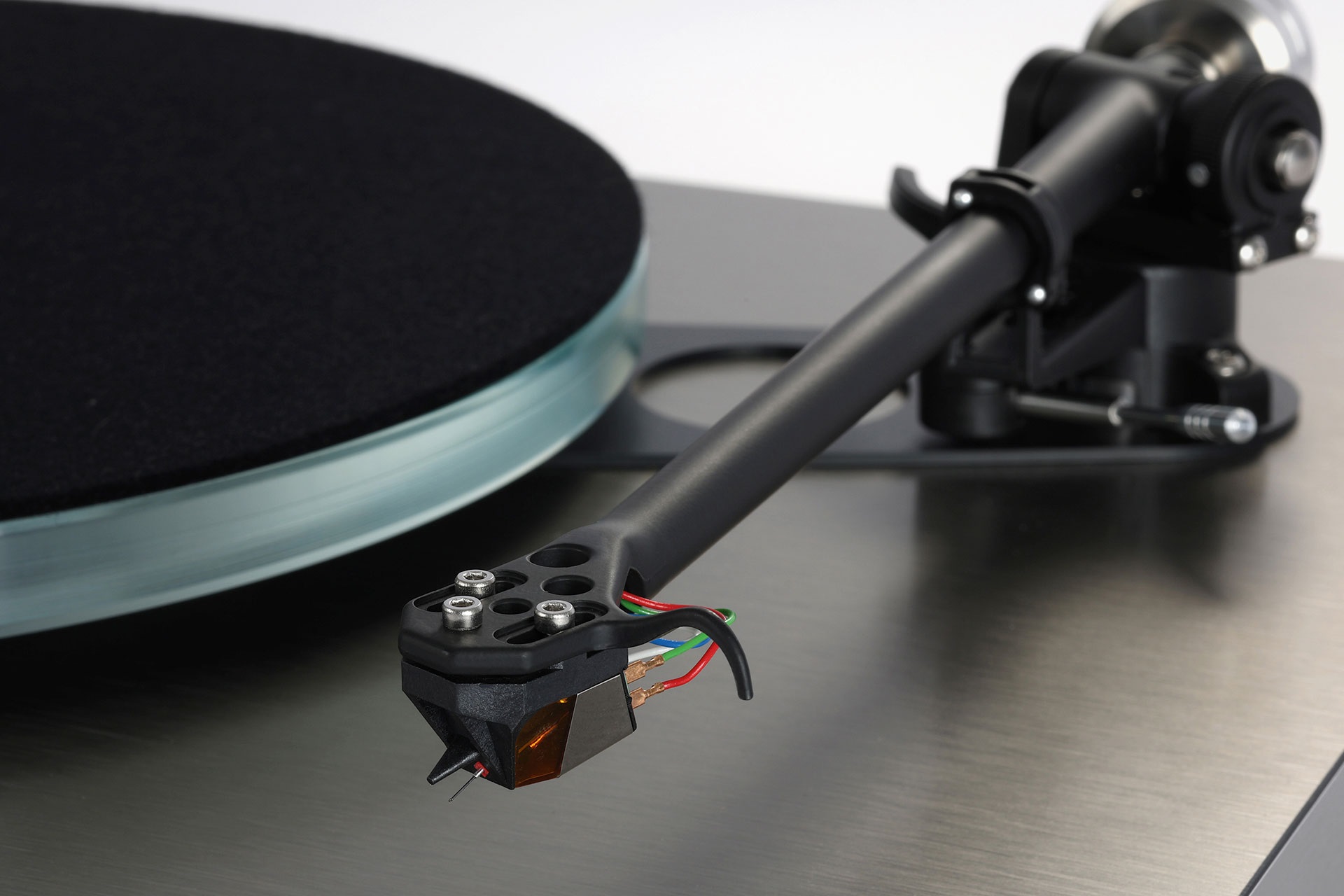 Rega Planar 6 RS Edition: Ultra-Lightweight High-End Turntable with ...